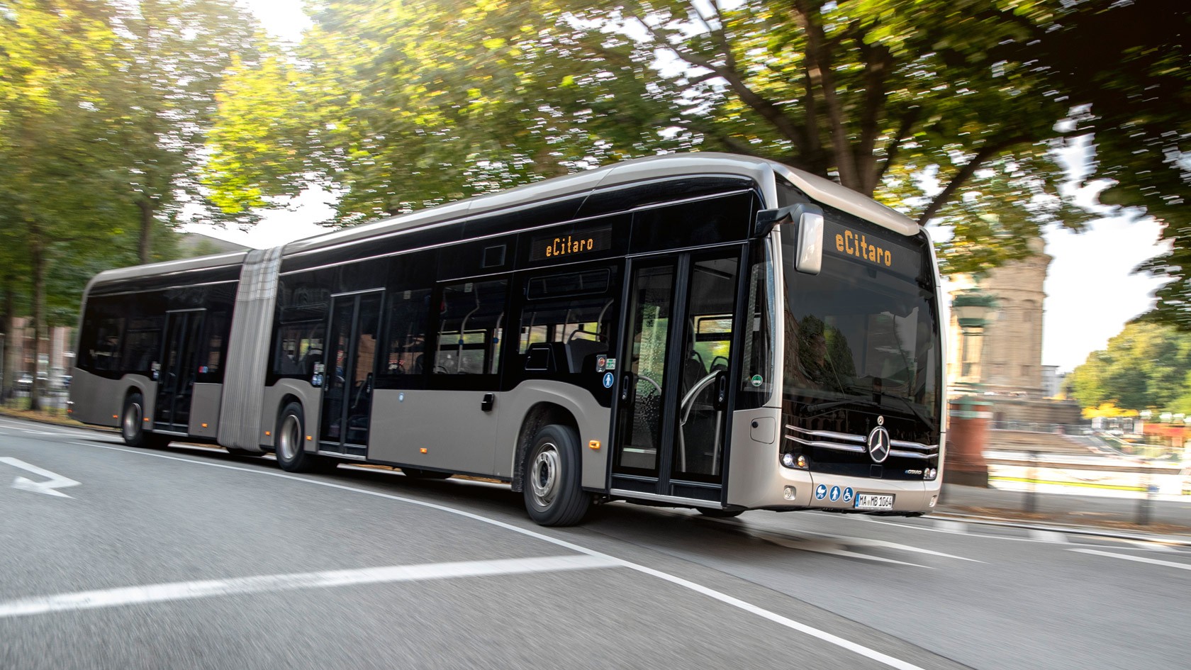 Mercedes-Benz Autobus présent au Salon EuMo à Paris