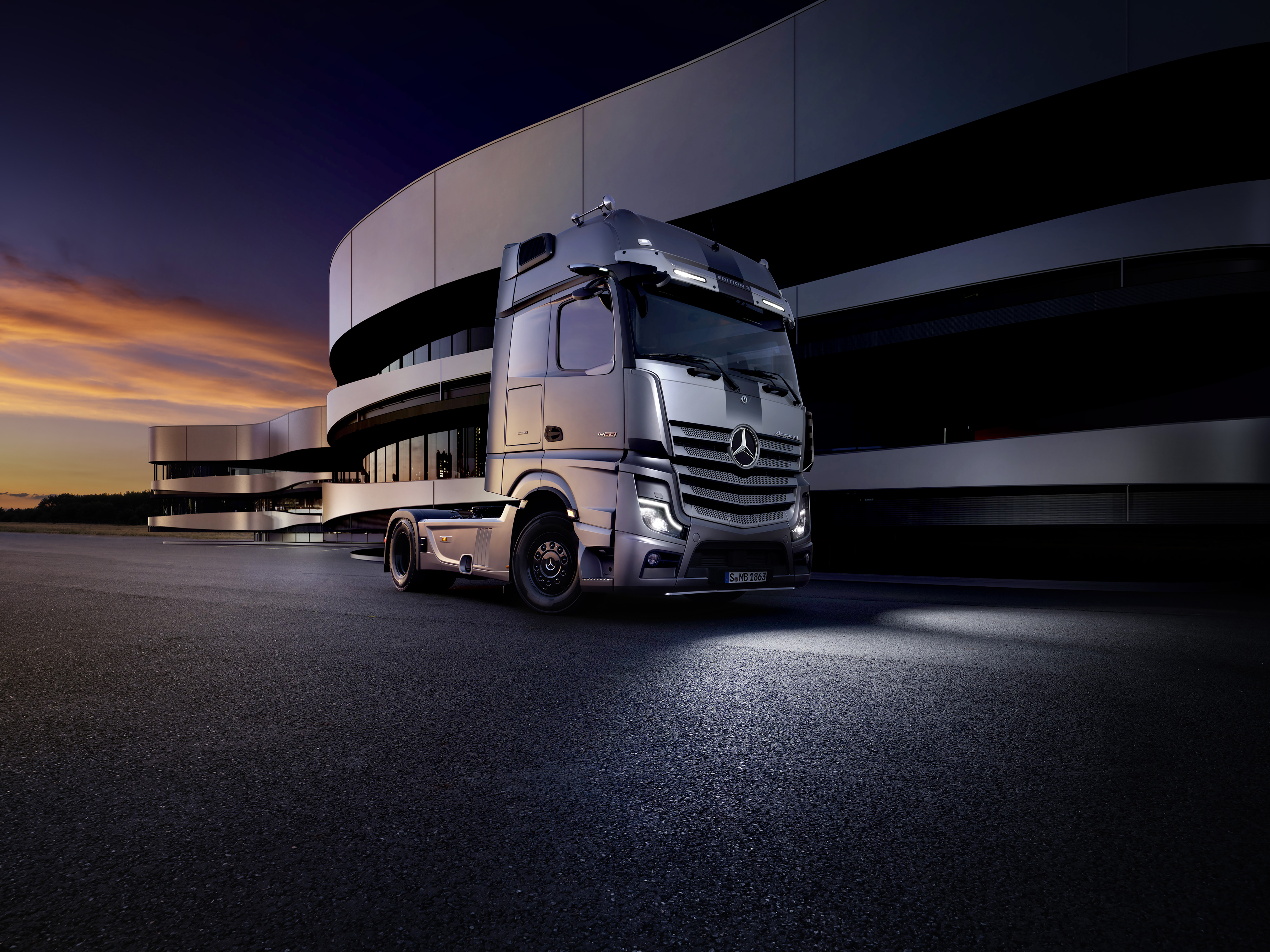Mercedes-Benz Trucks : les nouveautés conventionnelles de la gamme ...