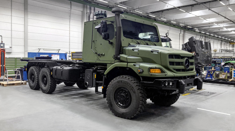 Un Zetros blindé vedette du stand Mercedes à EuroSatory