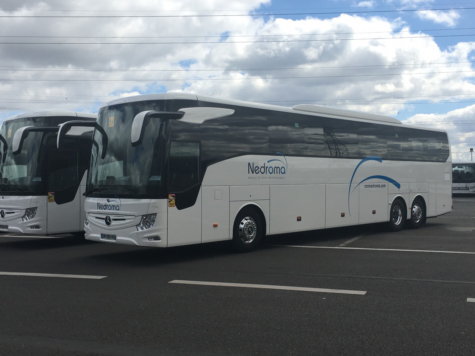 Douze Tourismo pour les Cars Nedroma