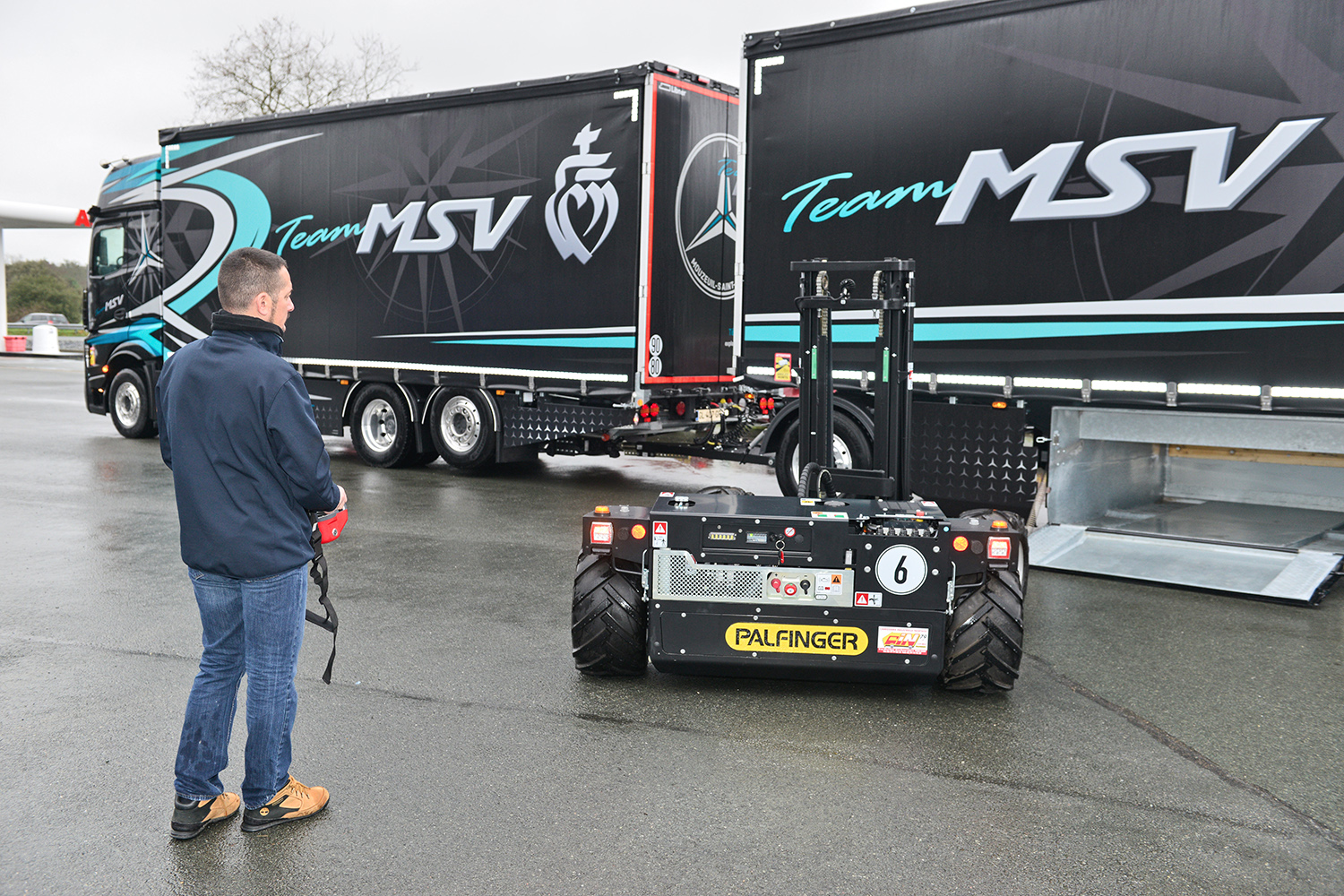 Formidable Mercedes Actros pour la "Team" MSV