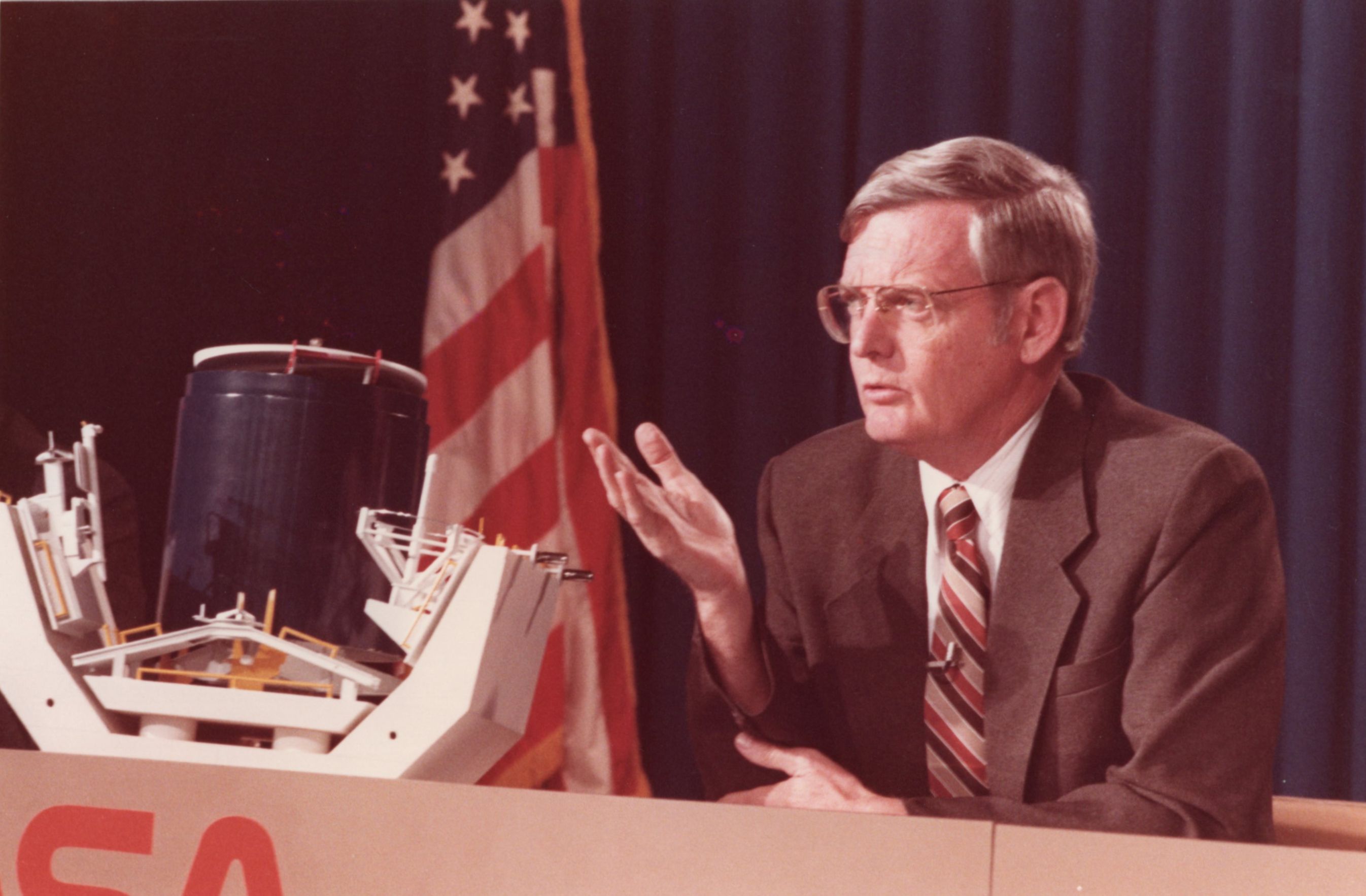 Renowned NASA Flight Director Glynn S. Lunney Papers now available for ...