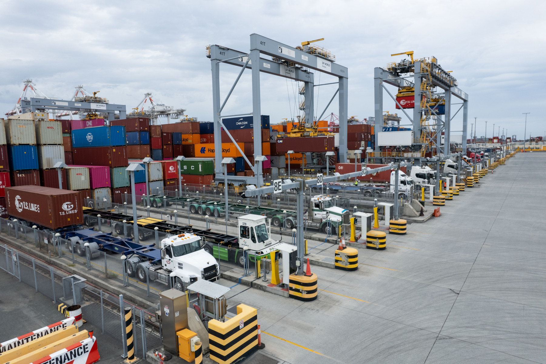 DP World Introduces Electric Transfer Vehicle at Port of Brisbane