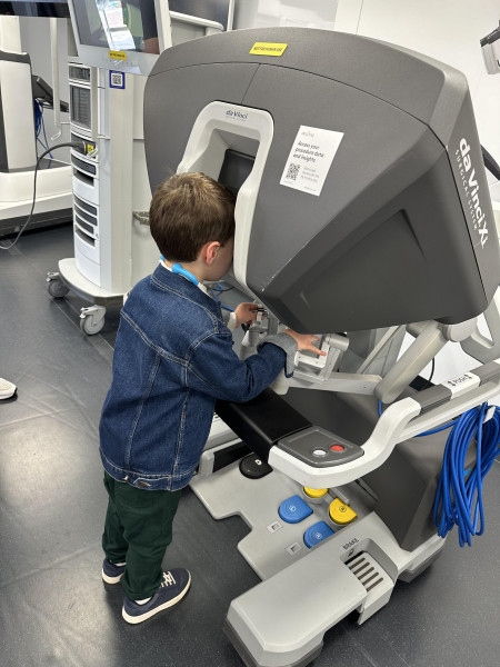 Six-year-old from Tennessee meets his hero: a thoracic surgeon from ...