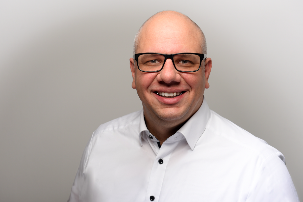 Schüler wählen IU-Prof Knut Linke zum besten Wissenschaftler