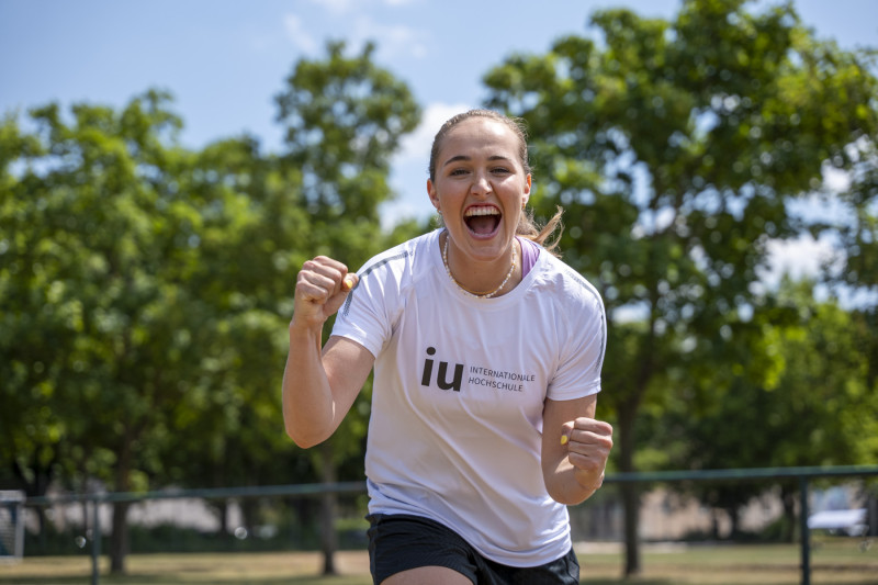 DFB-Frauen werben für das Fernstudium | IU News