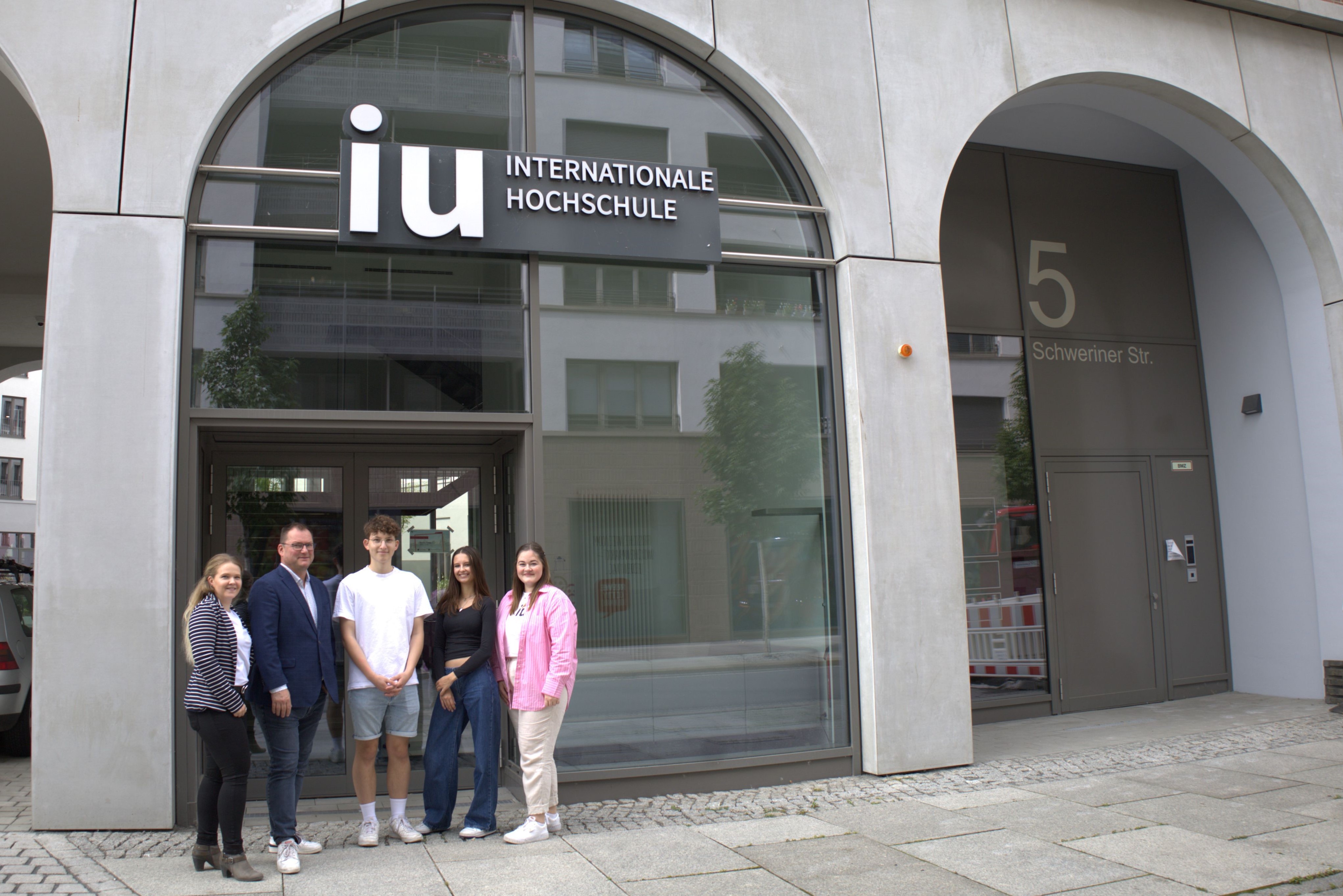 IU cooperates with DEHOGA Sachsen e.V. | IU News