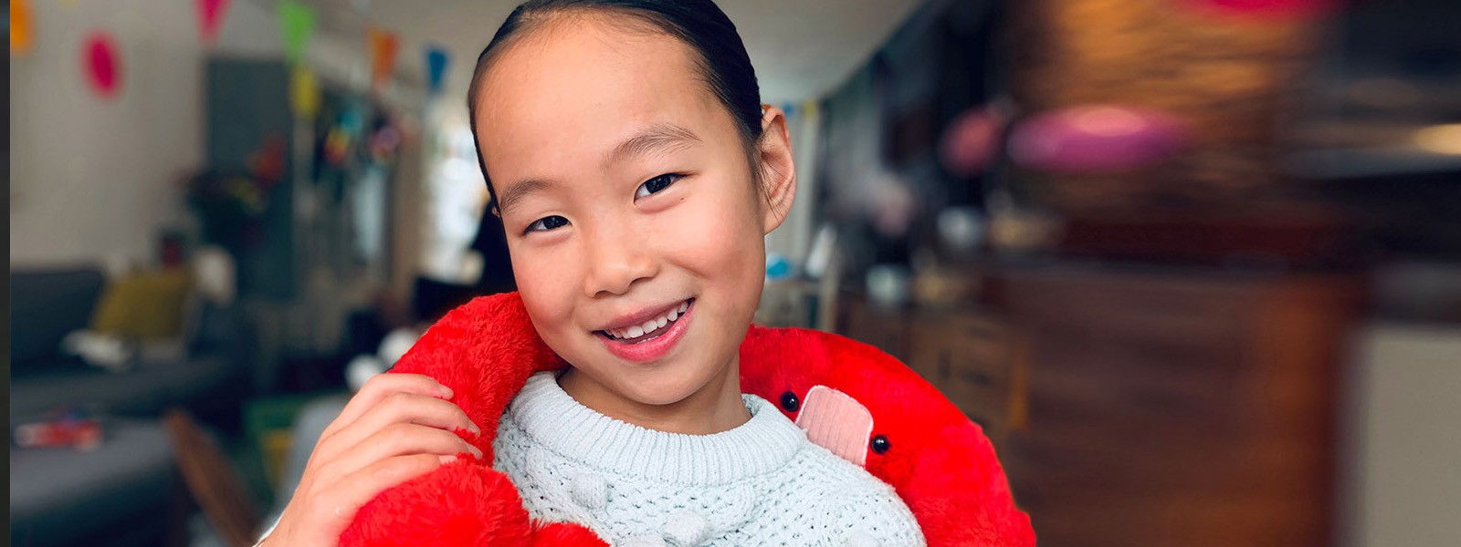 KWF lanceert op internationale Knuffeldag de knuffel Hug