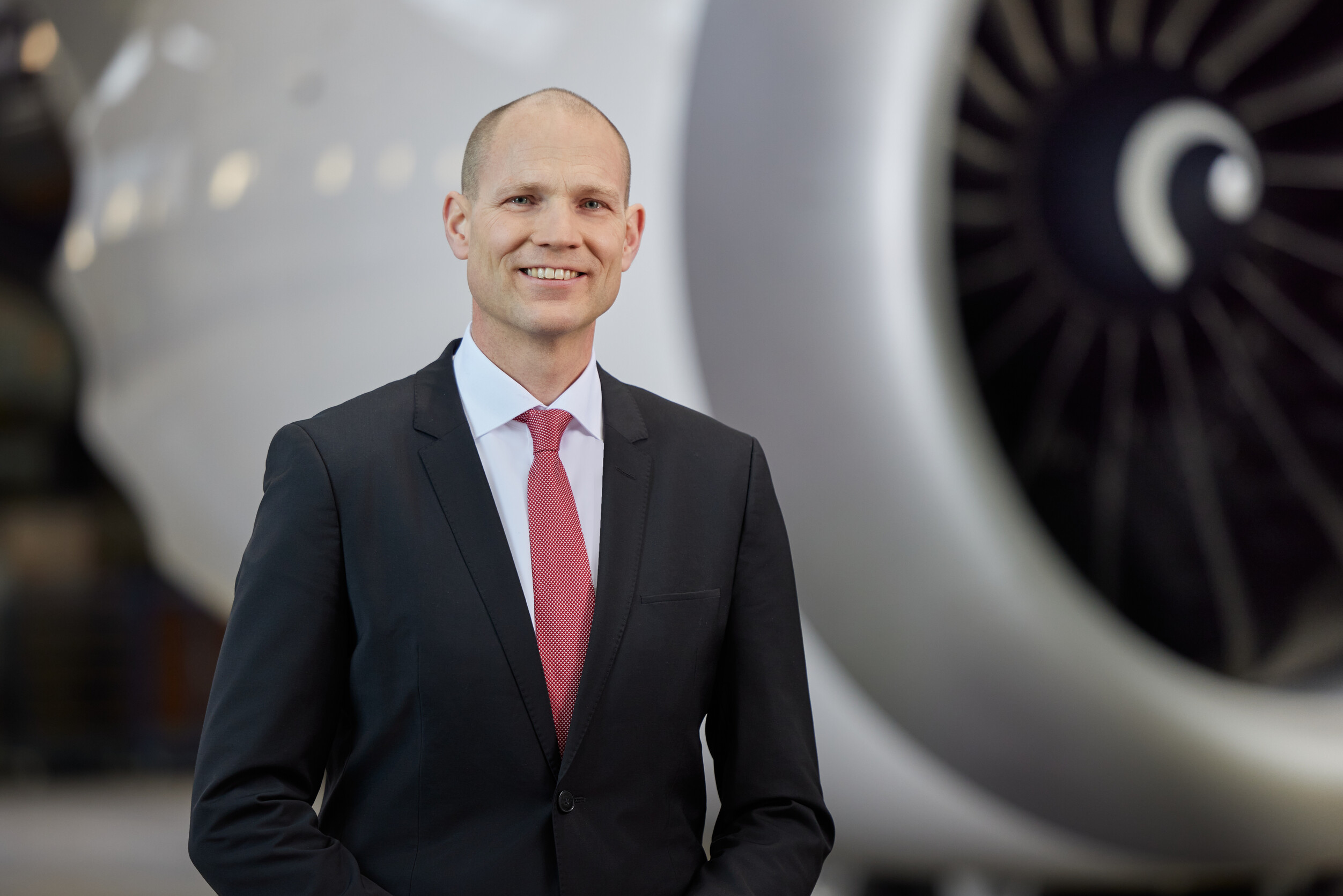 Lufthansa Group plans around 10,000 new hires across the entire company ...