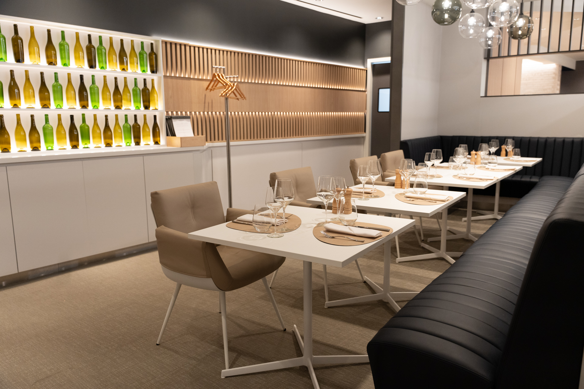 Lufthansa welcomes guests to new premium lounge at Newark Liberty ...