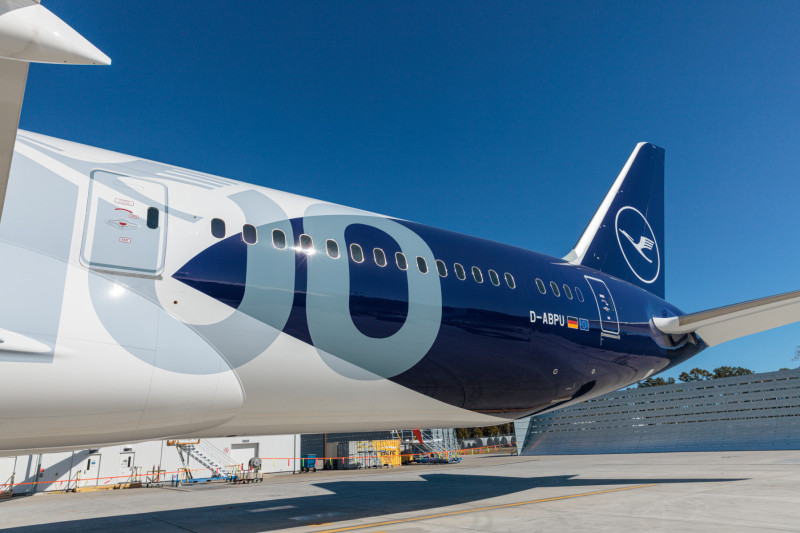 Lufthansa special livery arriving in Frankfurt this December