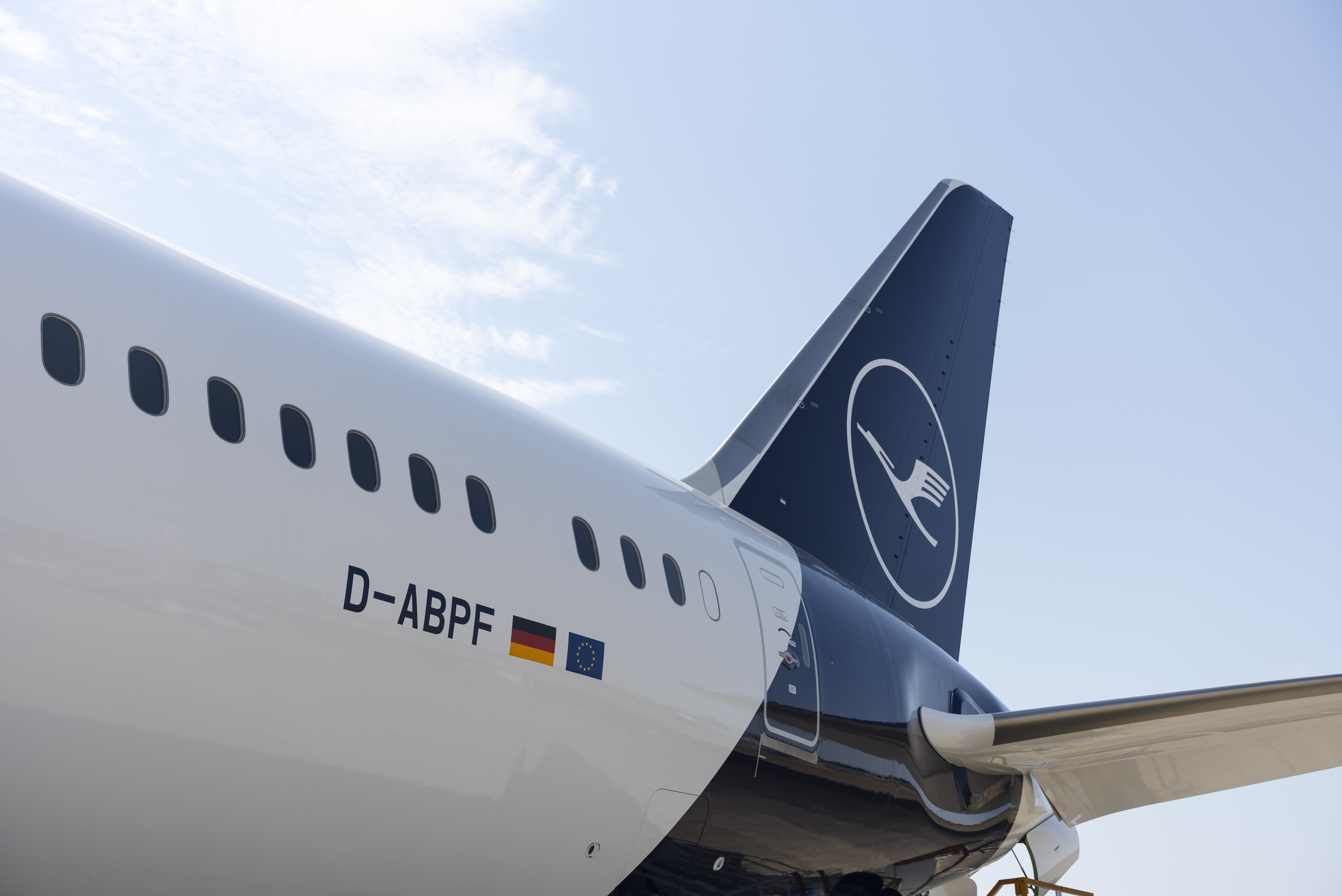 Erster Dreamliner mit Lufthansa Allegris in Frankfurt gelandet