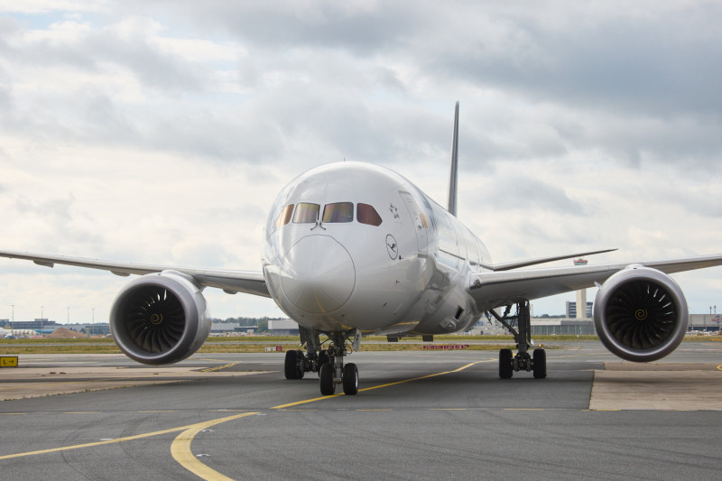 First Dreamliner with Lufthansa Allegris lands in Frankfurt