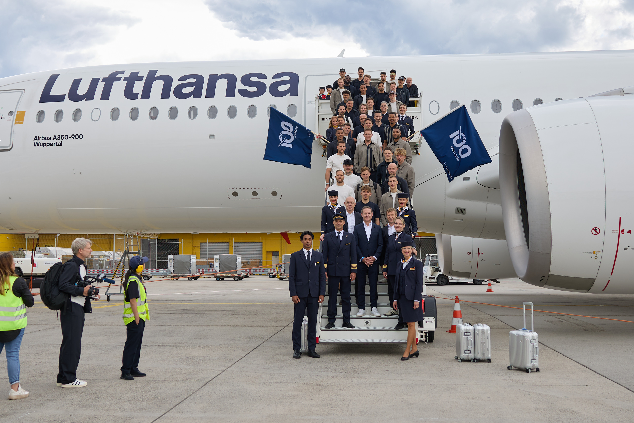Kicking off the soccer summer: Lufthansa flies the men's national team ...
