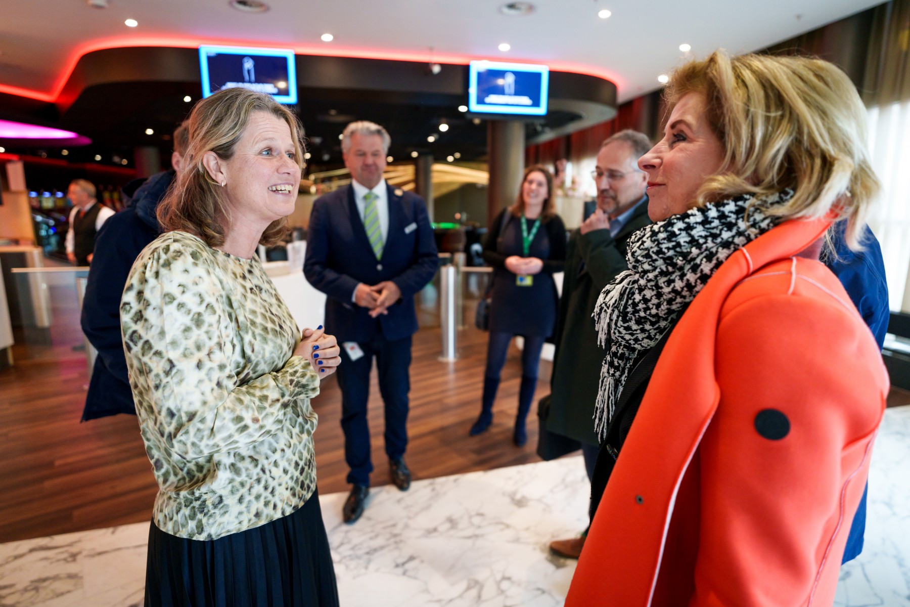 Bestuur Kansspelautoriteit brengt werkbezoek aan Holland Casino