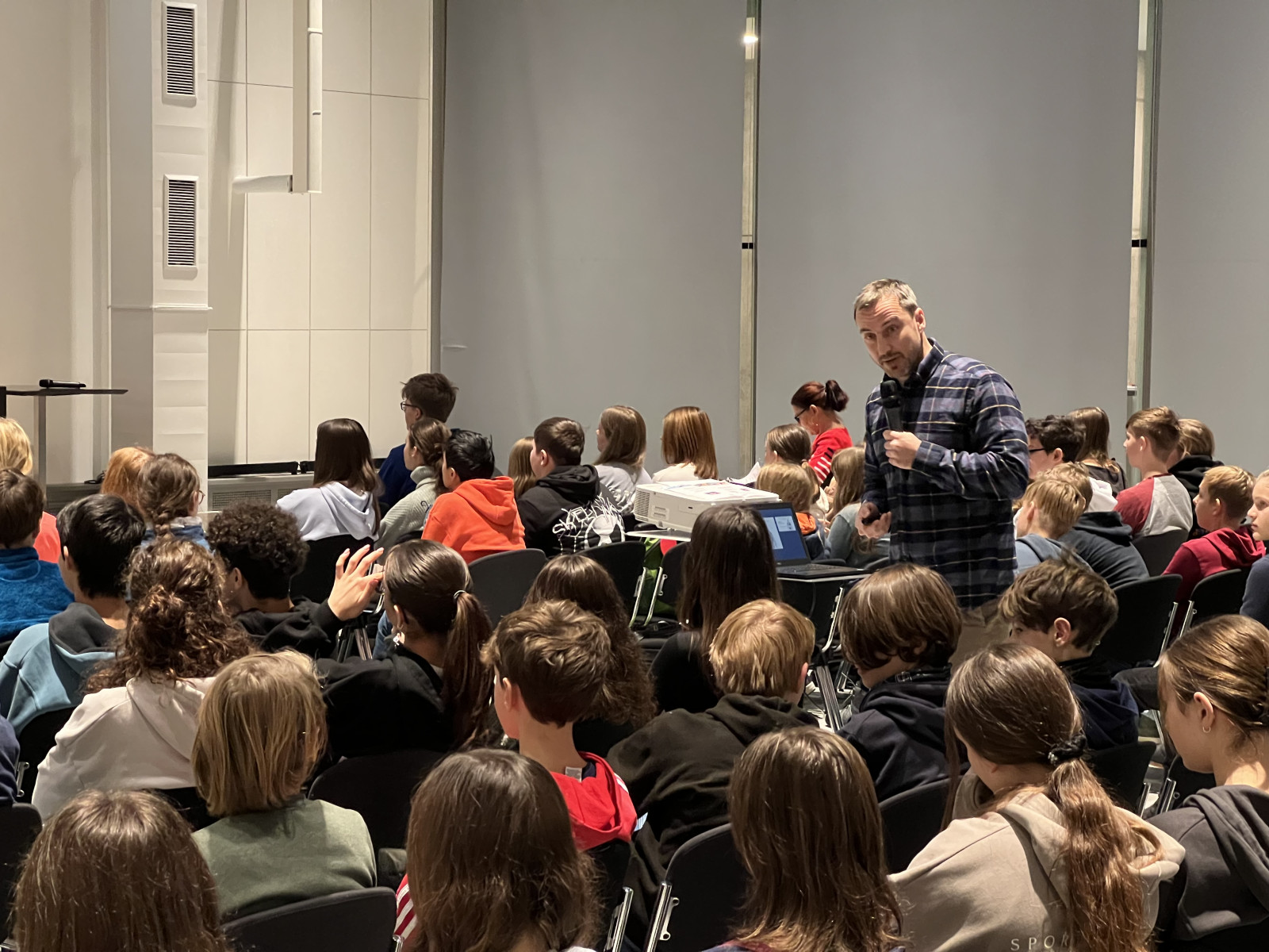 1.000 Schüler informieren sich über gesunde Herzen und Drogenmissbrauch