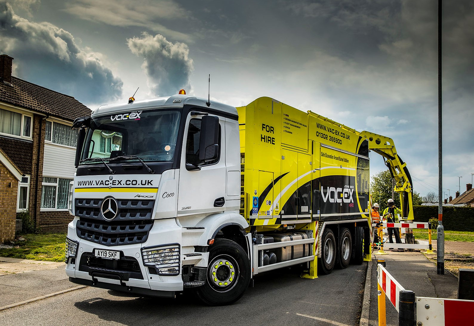 Operators choose eight Mercedes-Benz truck chassis for ‘safe dig ...