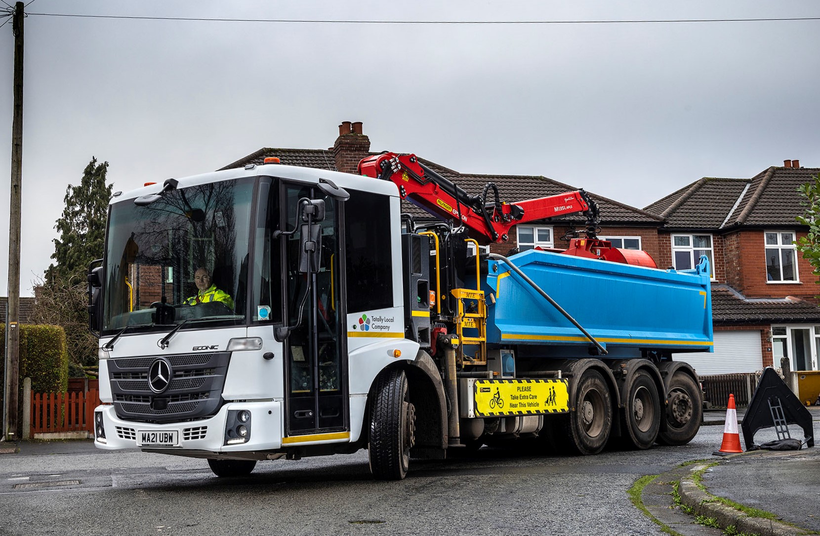 Five star-rated Mercedes-Benz Econic tipper-grabs tick all the boxes ...