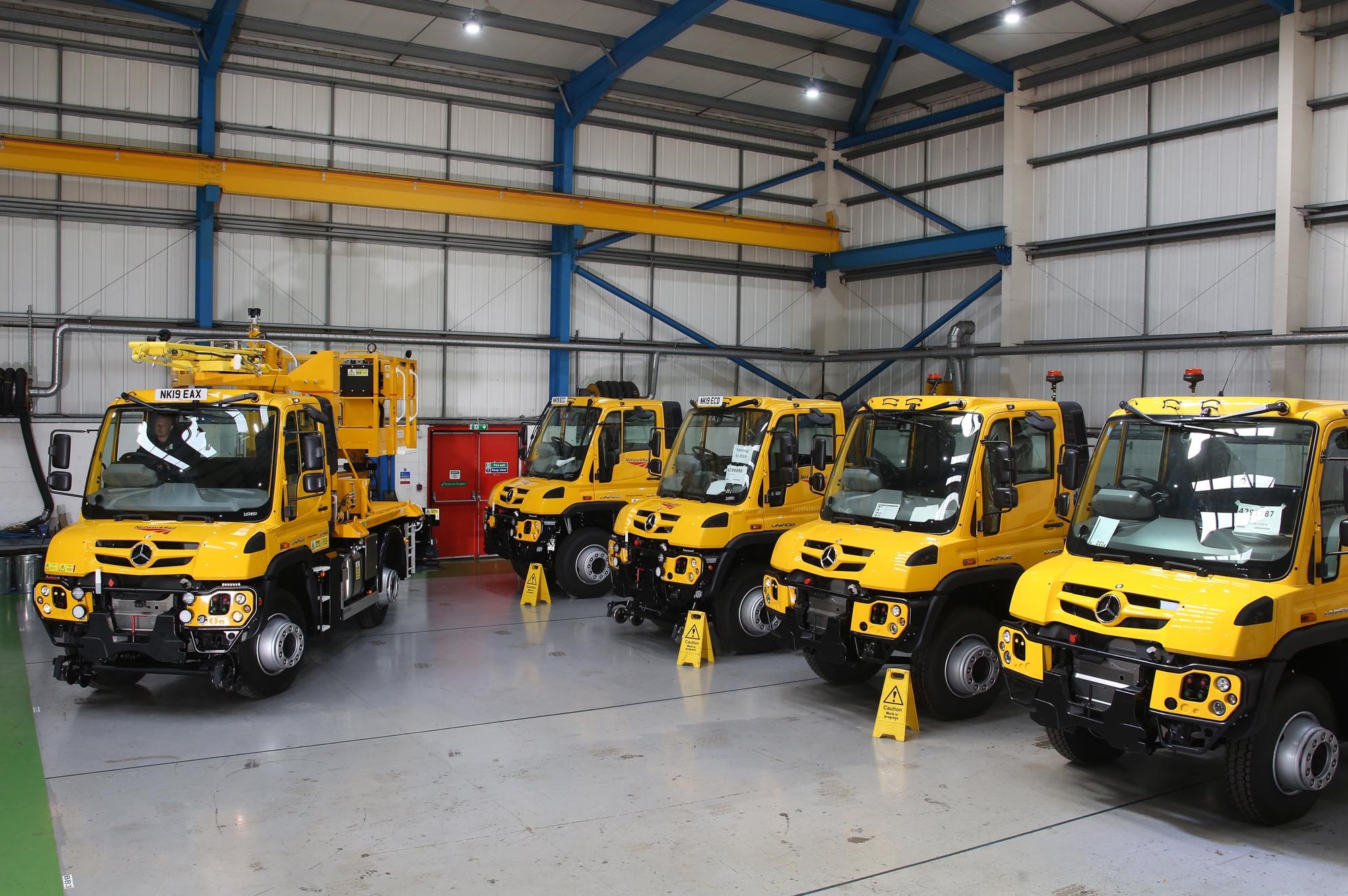 Network Rail turns to LH Group for eight more Mercedes-Benz Unimog road ...
