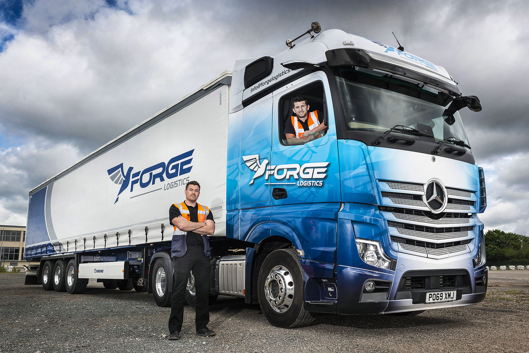 Military men Forge a new future with Mercedes-Benz Actros from Ciceley ...