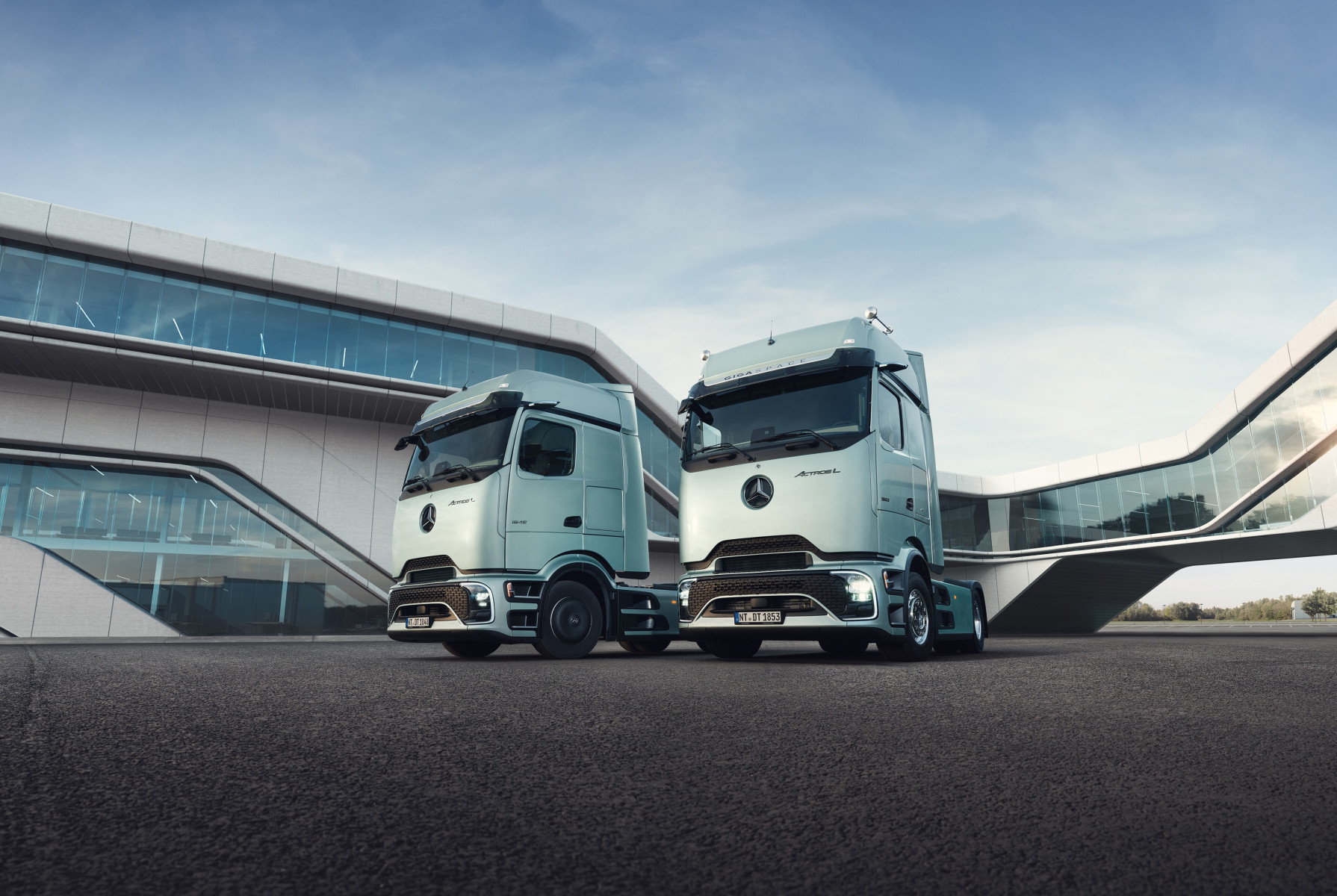 Even more efficiency on the road: The new Actros L from Mercedes-Benz ...