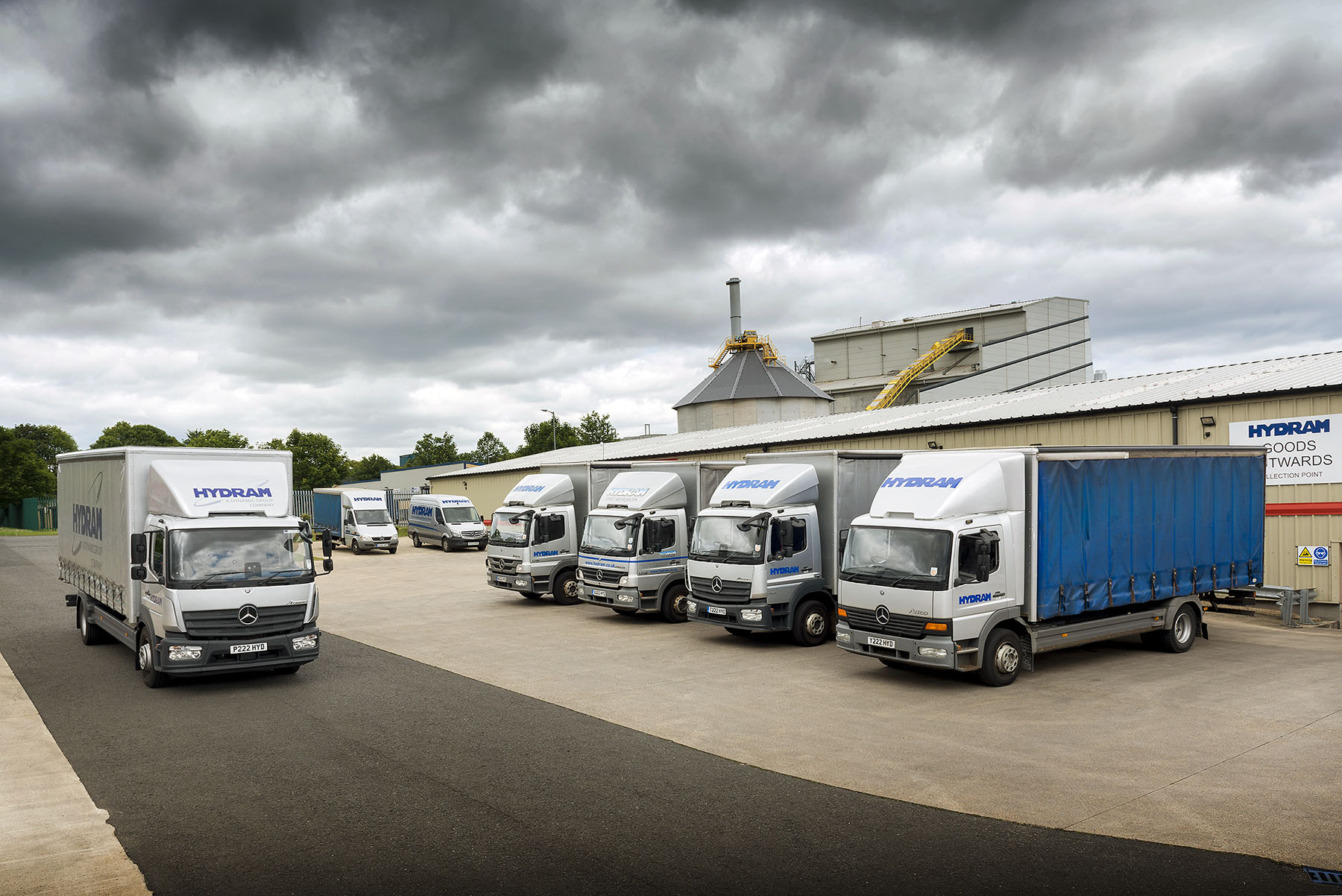 Hydram raises its game with 16-tonne Mercedes-Benz Atego from Bell ...
