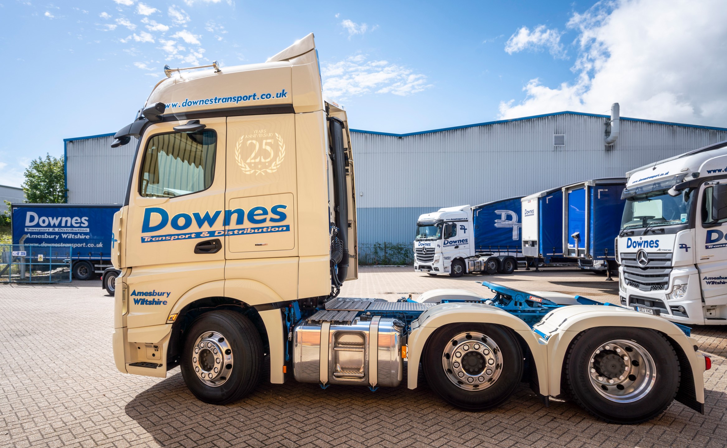 Mercedes-Benz operator Downes Transport reaps an mpg dividend from its ...