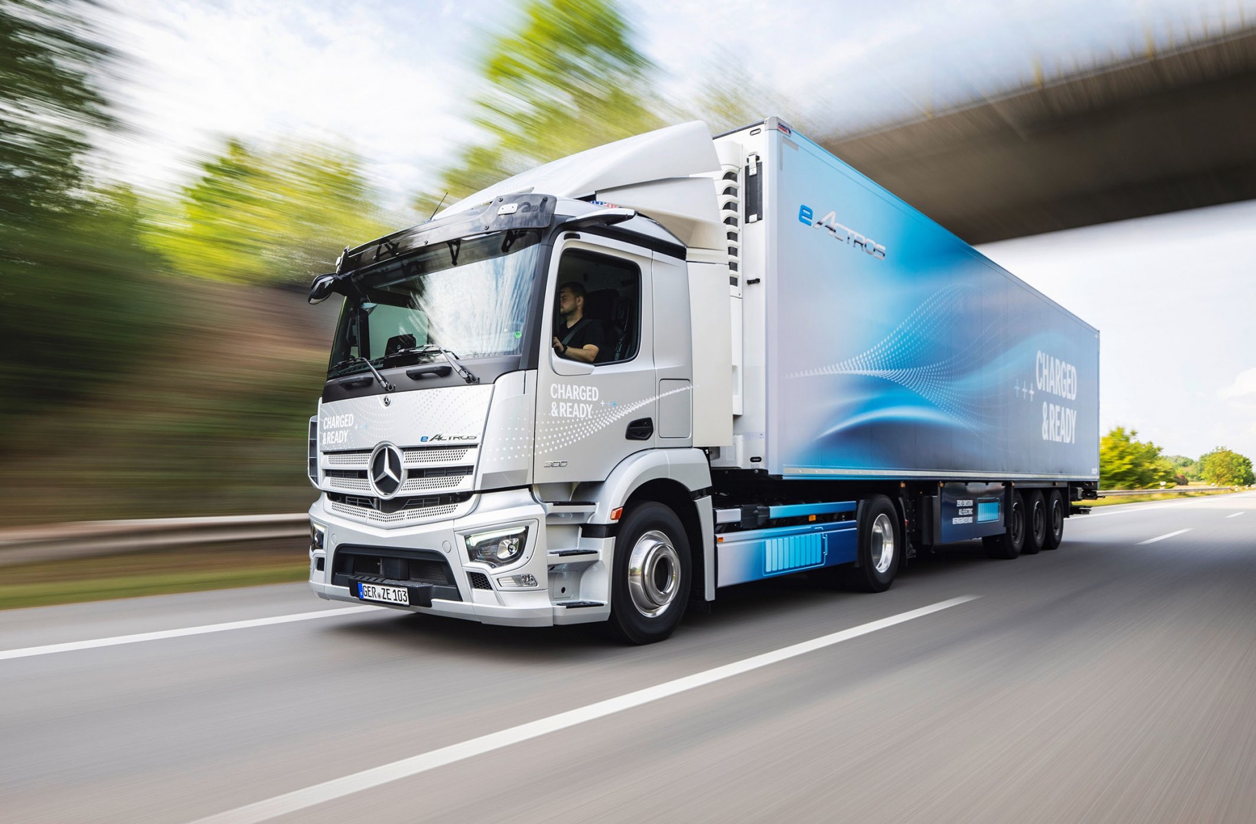Charged & ready: Mercedes-Benz Trucks showcases new applications for ...
