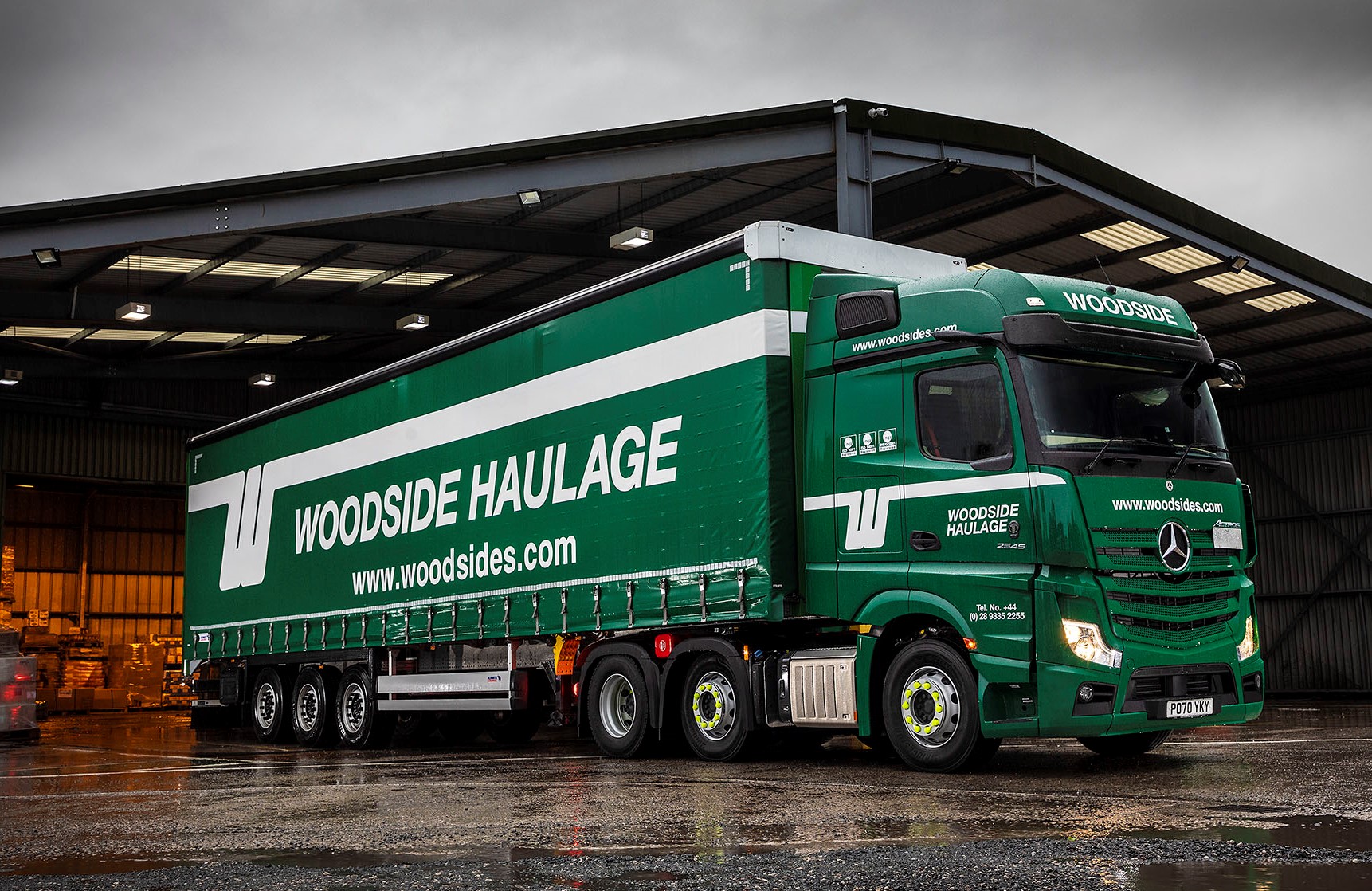 Cutting-edge Mercedes-Benz truck technology delivers on efficiency and ...