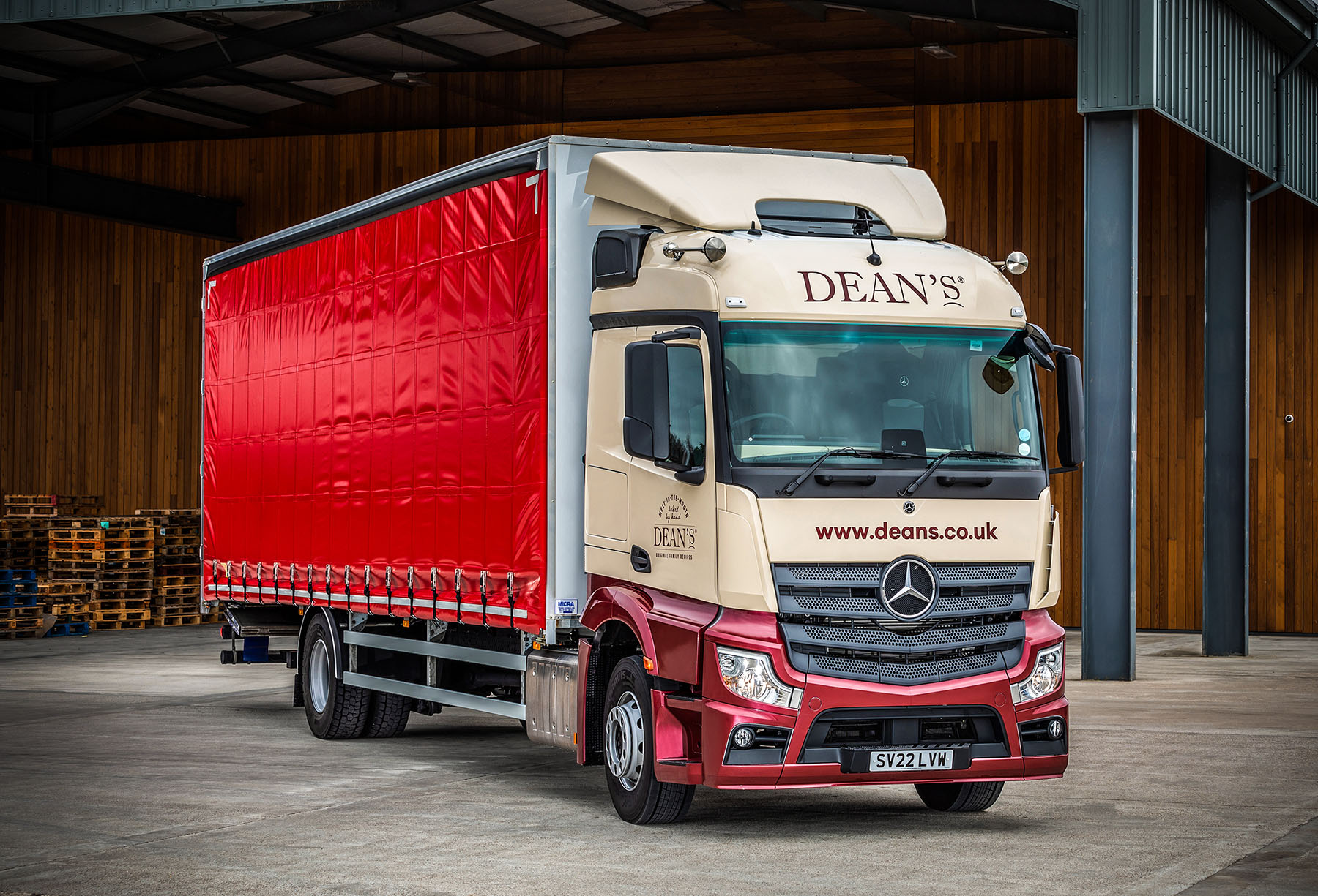 Mercedes-Benz Trucks delivers premier shortbread producer’s new Actros ...