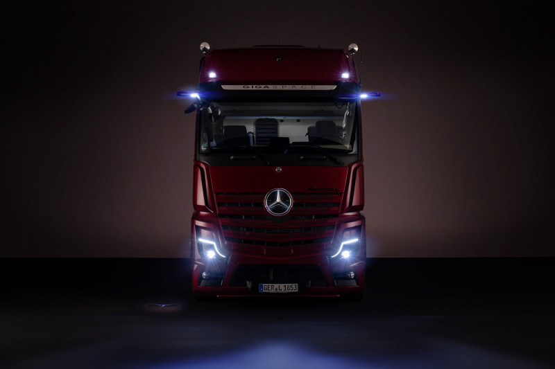 The Actros L: Mercedes-Benz Trucks sets new standards in the premium ...