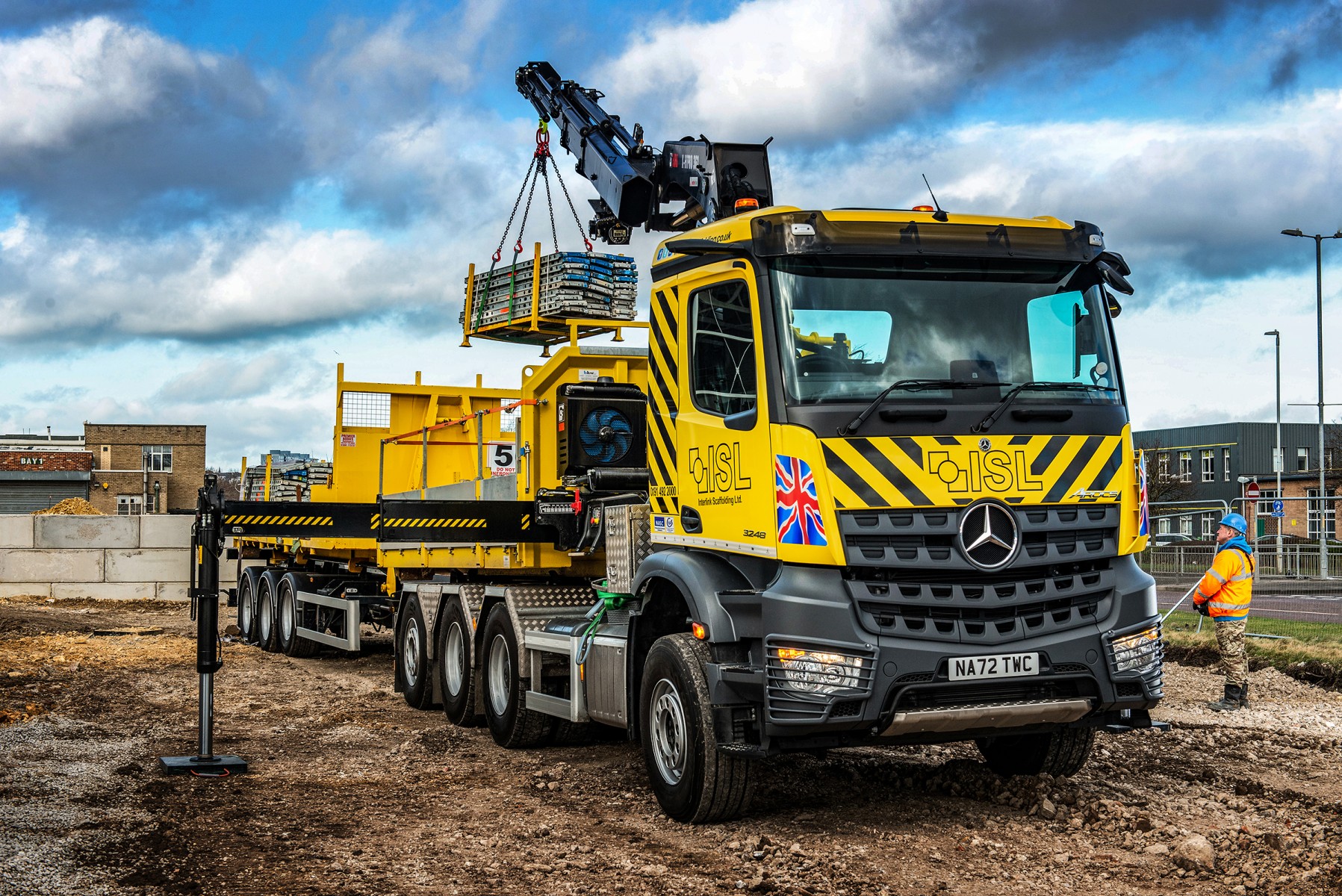 Mercedes-Benz Arocs puts Interlink Scaffolding in pole position for ...