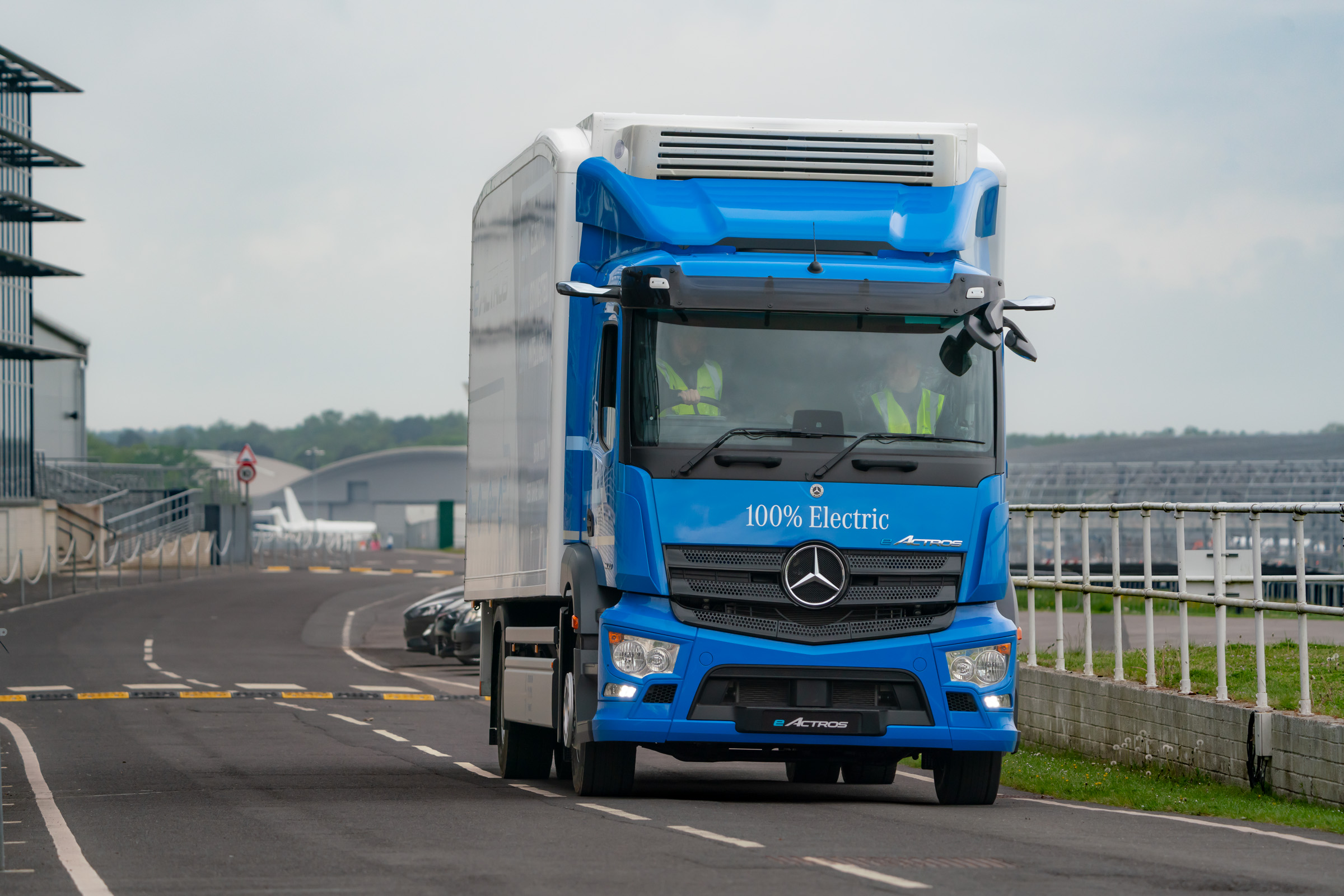 Mercedes-Benz Trucks unveils refrigerated eActros electric demonstrator