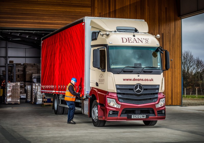Mercedes-Benz Trucks delivers premier shortbread producer’s new Actros ...