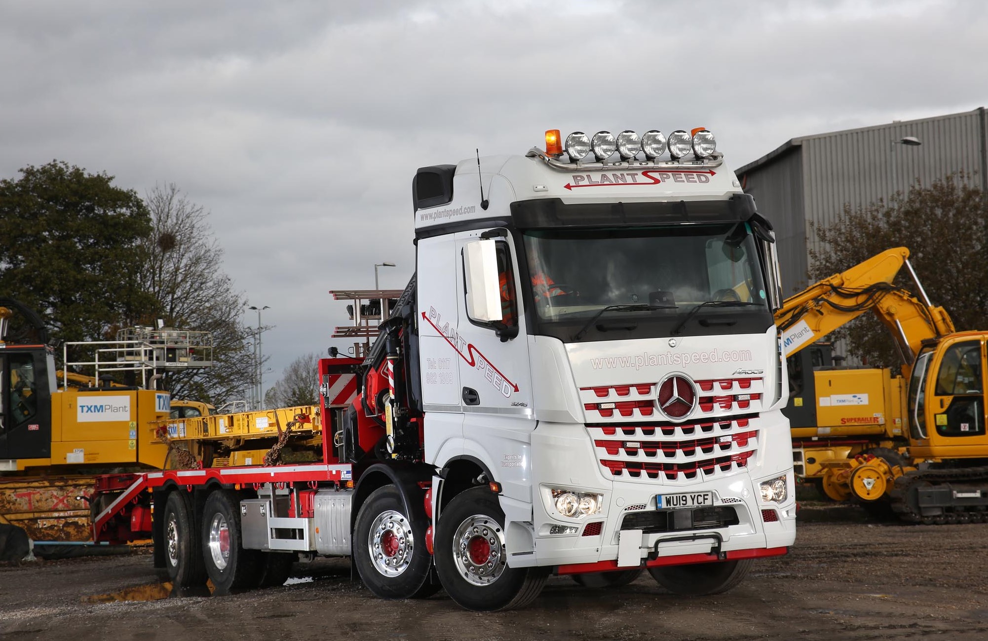 Agile Arocs crane truck lifts Mercedes-Benz to a new high with Plant Speed