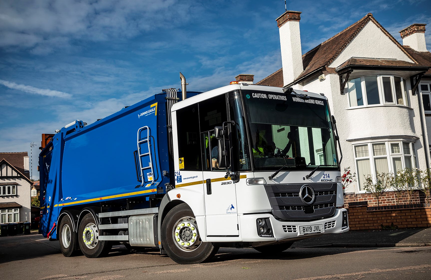Mercedes-Benz Econic delivers cost savings and safety benefits for ...