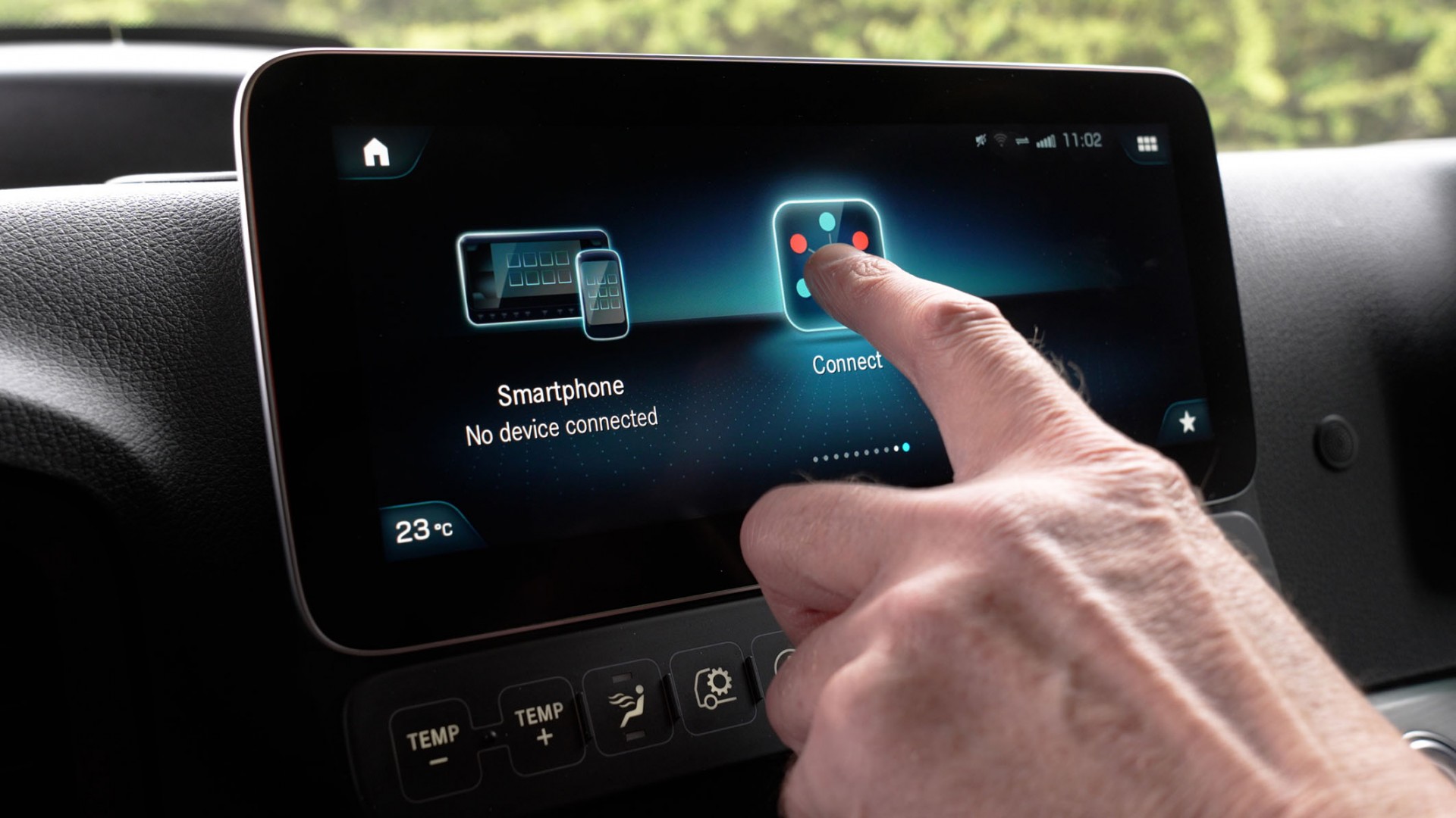 Mercedes-Benz Trucks teams up with Microlise to offer easy, low-cost ...