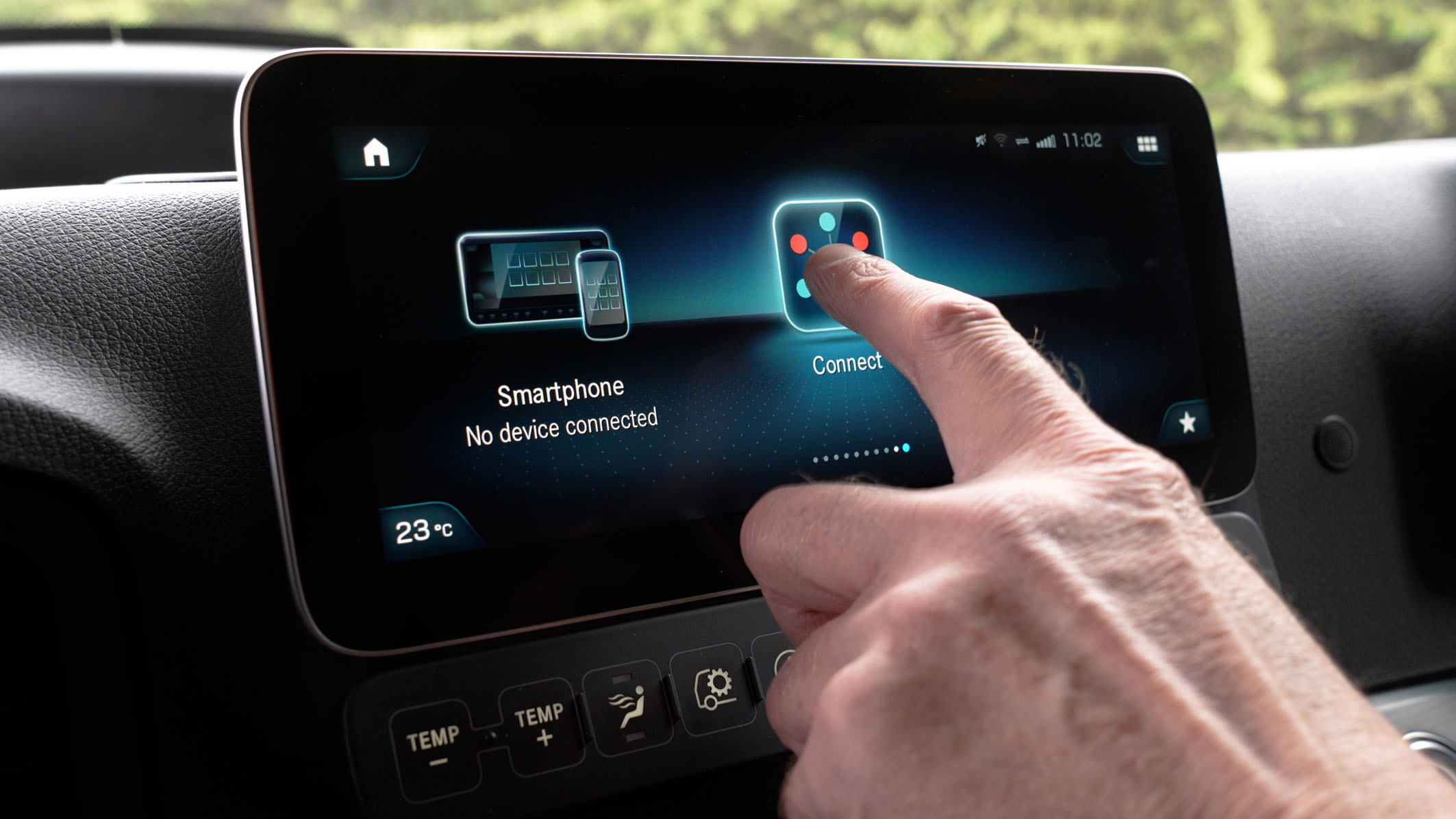 Mercedes-Benz Trucks teams up with Microlise to offer easy, low-cost ...