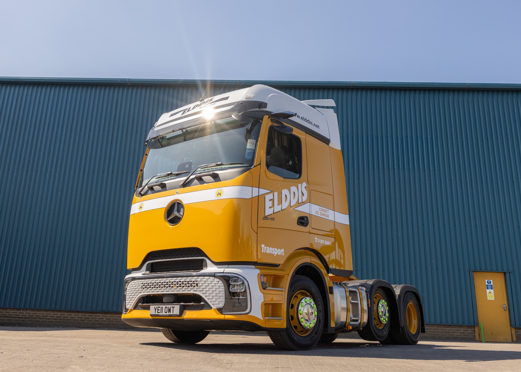 Elddis goes flat out for North East’s first Mercedes-Benz Actros L ProCabin