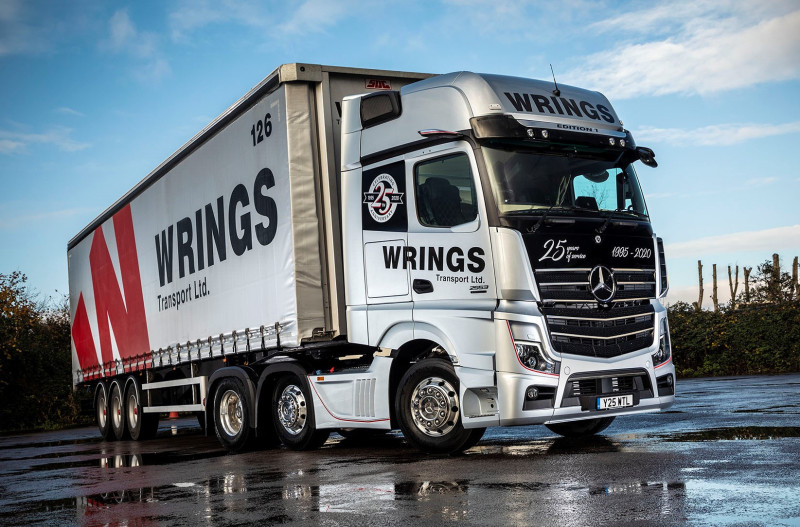 Evolution of an icon: Mercedes-Benz Trucks celebrates 25 years of the ...