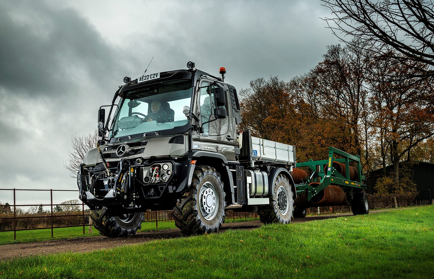 Home Farm (Charlton) Estates’ Mercedes-Benz Unimog steers straight and ...