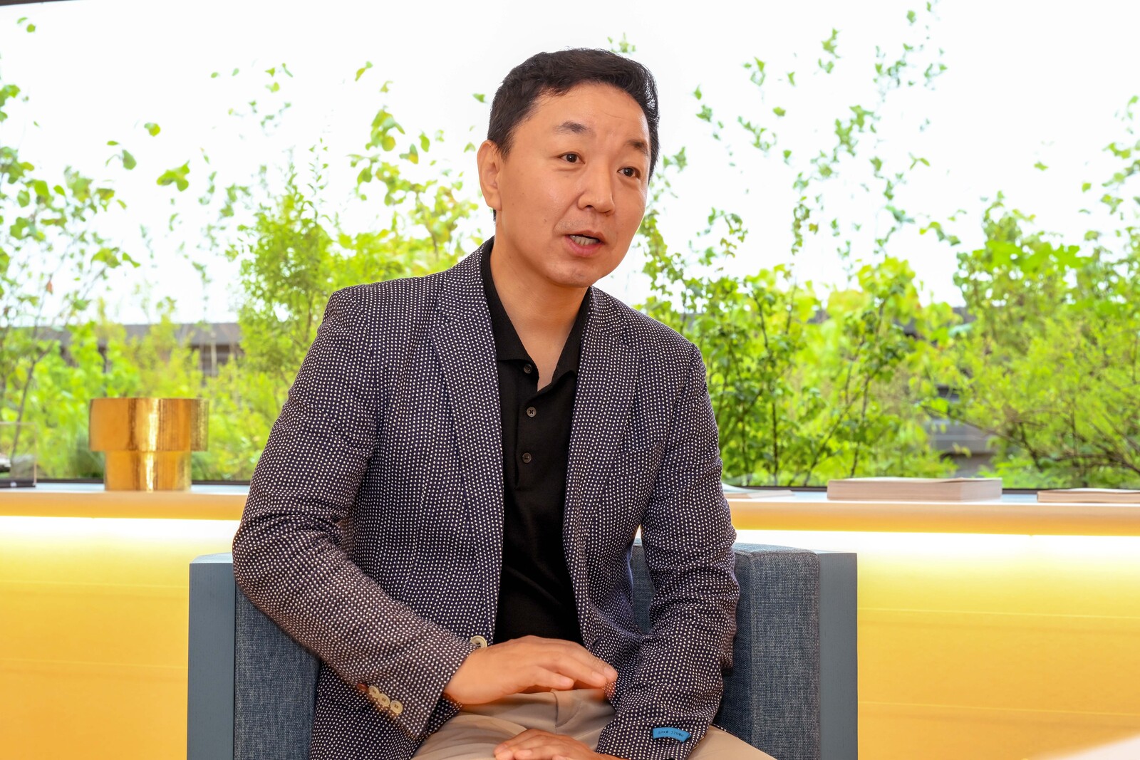 BRAND IN LINE WITH ART – GENESIS MEETS ARTIST SUNGHO CHO