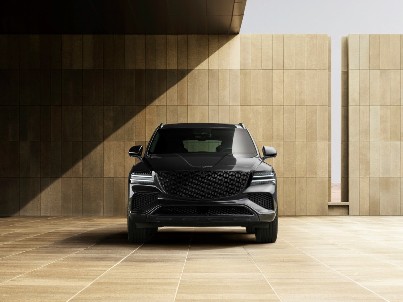 GENESIS UNVEILS GV80 BLACK AND GV80 COUPE BLACK