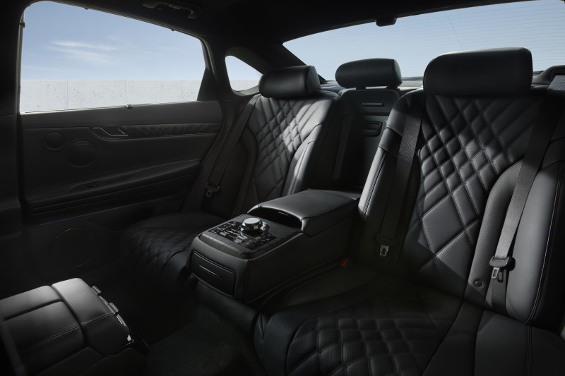 GENESIS G80 BLACK MAKES DEBUT IN KOREA WITH UNDENIABLE PRESENCE