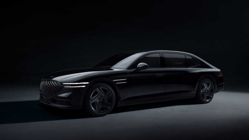 GENESIS G90 LONG WHEEL BASE BLACK DEBUTS IN KOREA