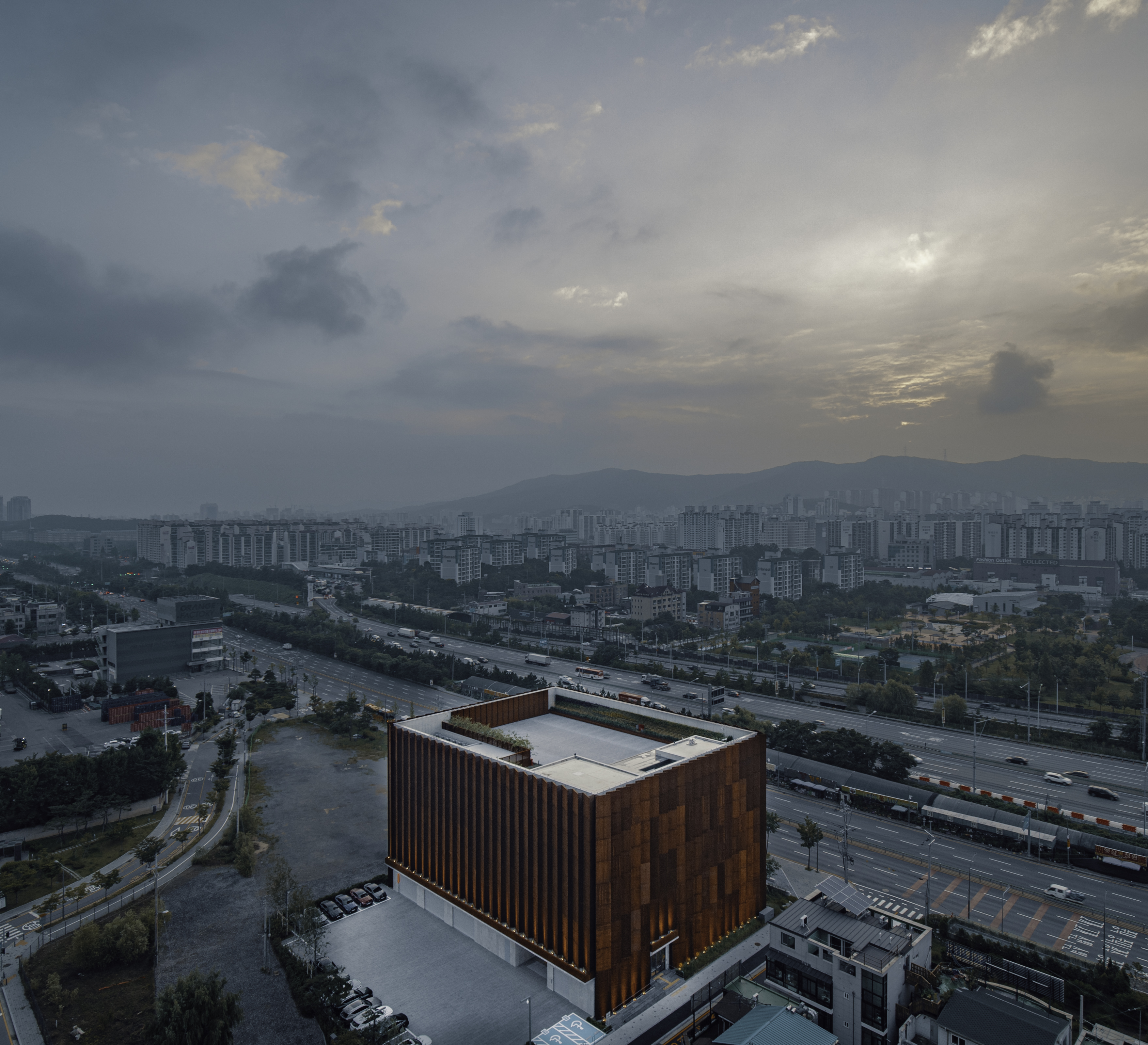 GENESIS SUJI OPENS AS SECOND STANDALONE SHOWROOM