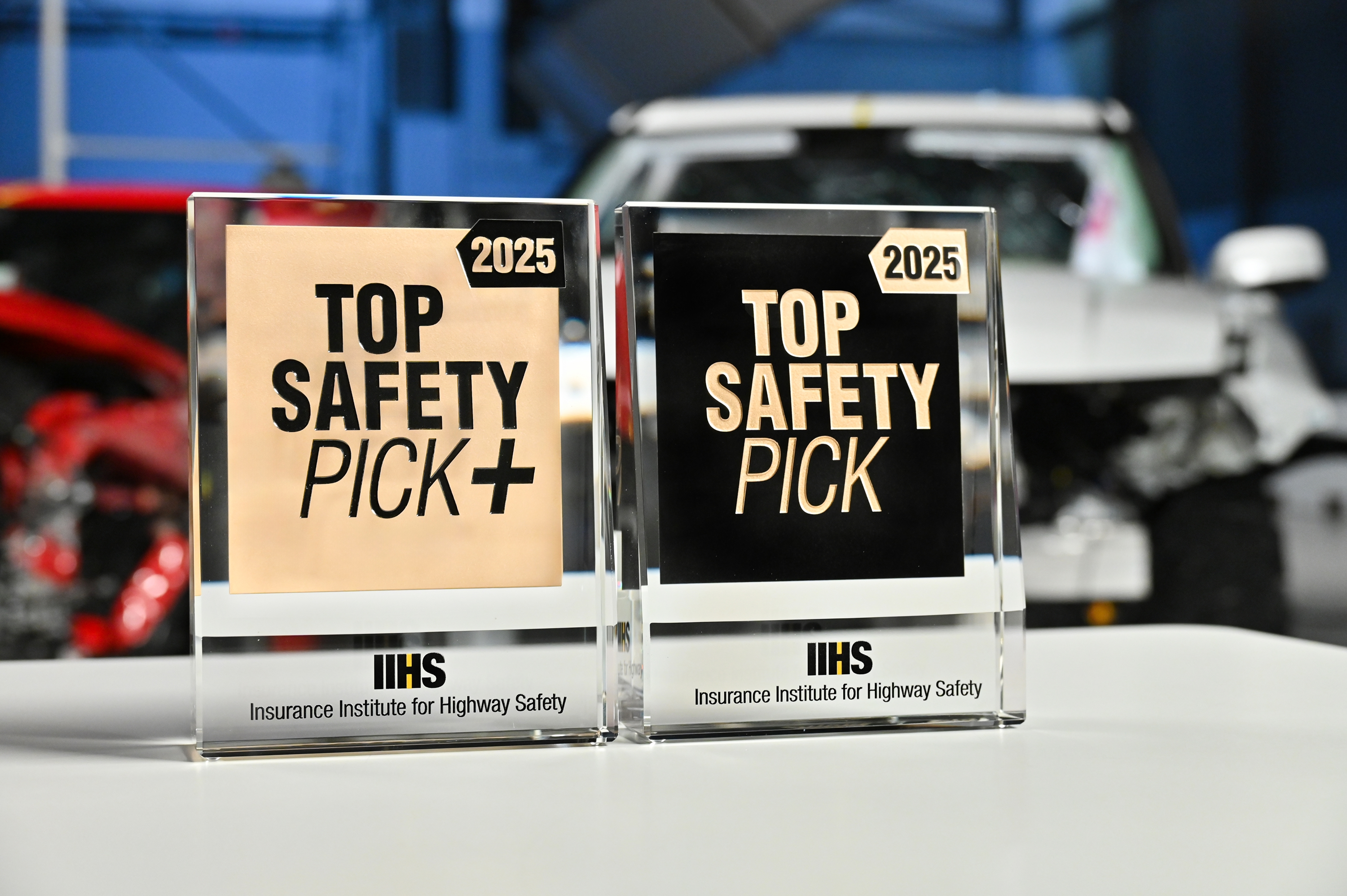 2025 IIHS TOP SAFETY PICK-AWARDED GENESIS CARS OFFER BOTH LUXURY AND ...