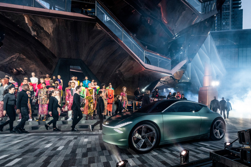 SMALL CAR, BIG APPLE: GENESIS REVEALS MINT CONCEPT