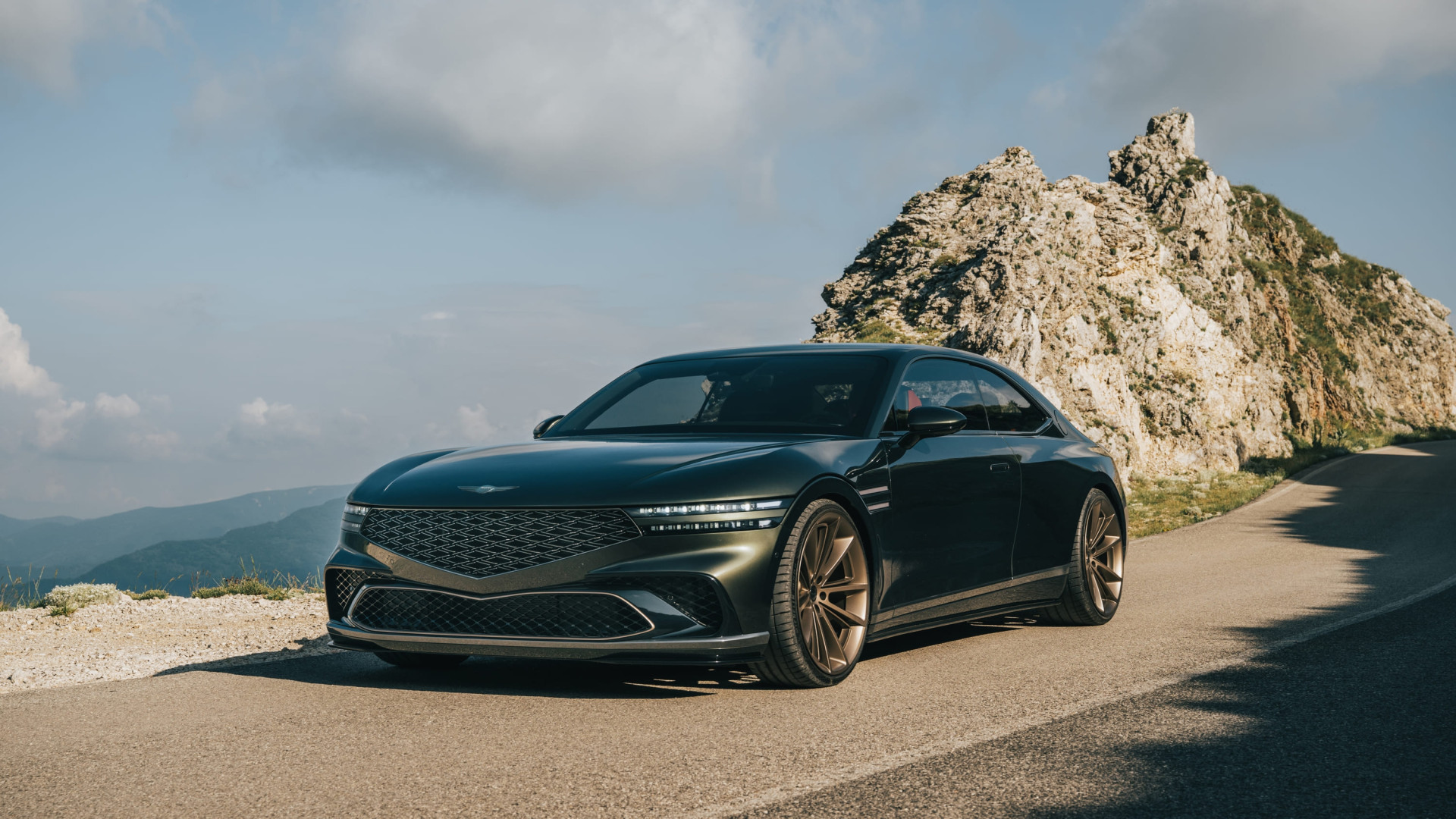 GENESIS RELEASES NEW VISUALS OF X GRAN COUPE CONCEPT IN SCENIC ITALY