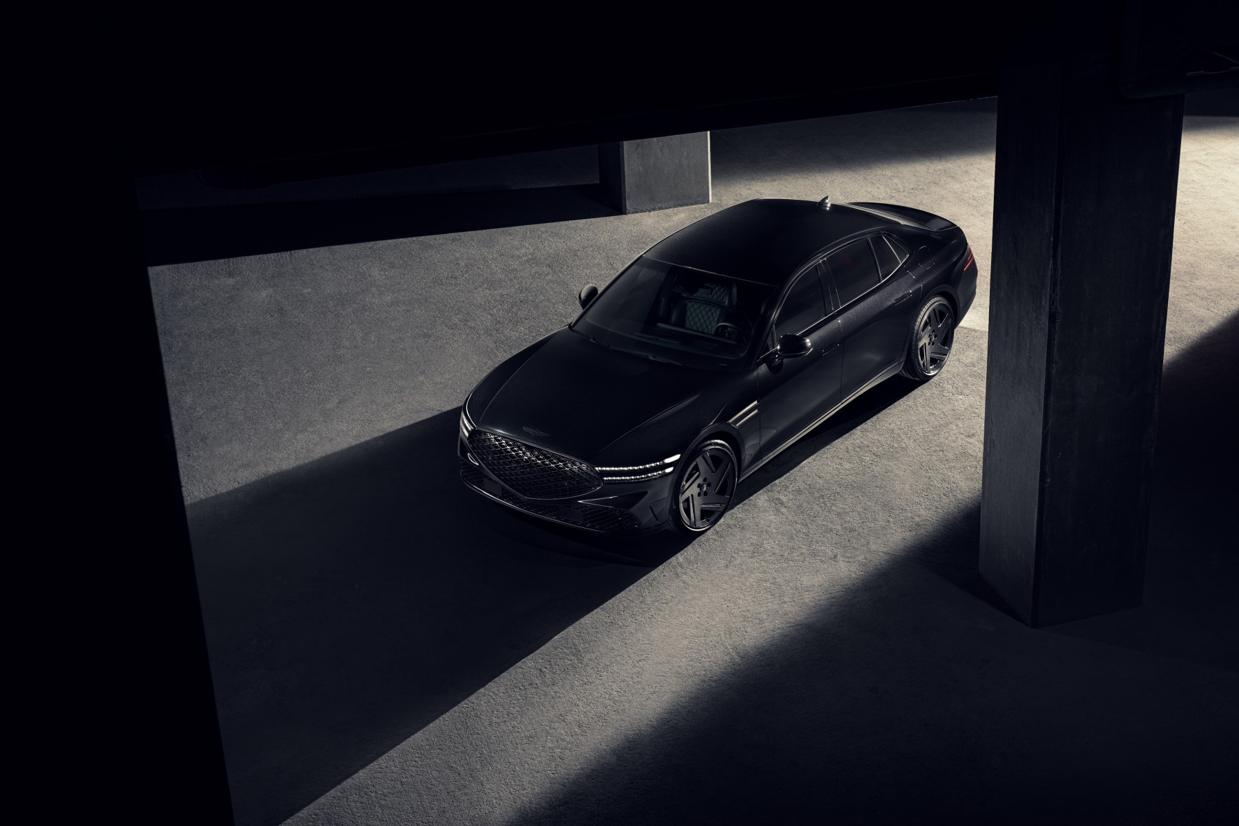 CAPTURING THE 'WHISPER OF QUIET CONFIDENCE' IN GENESIS G90 BLACK